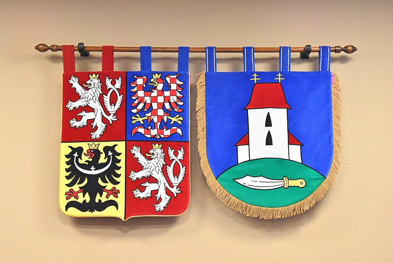 Zakázková výroba státních znaků a znaků se symboly obce/města | Alerion